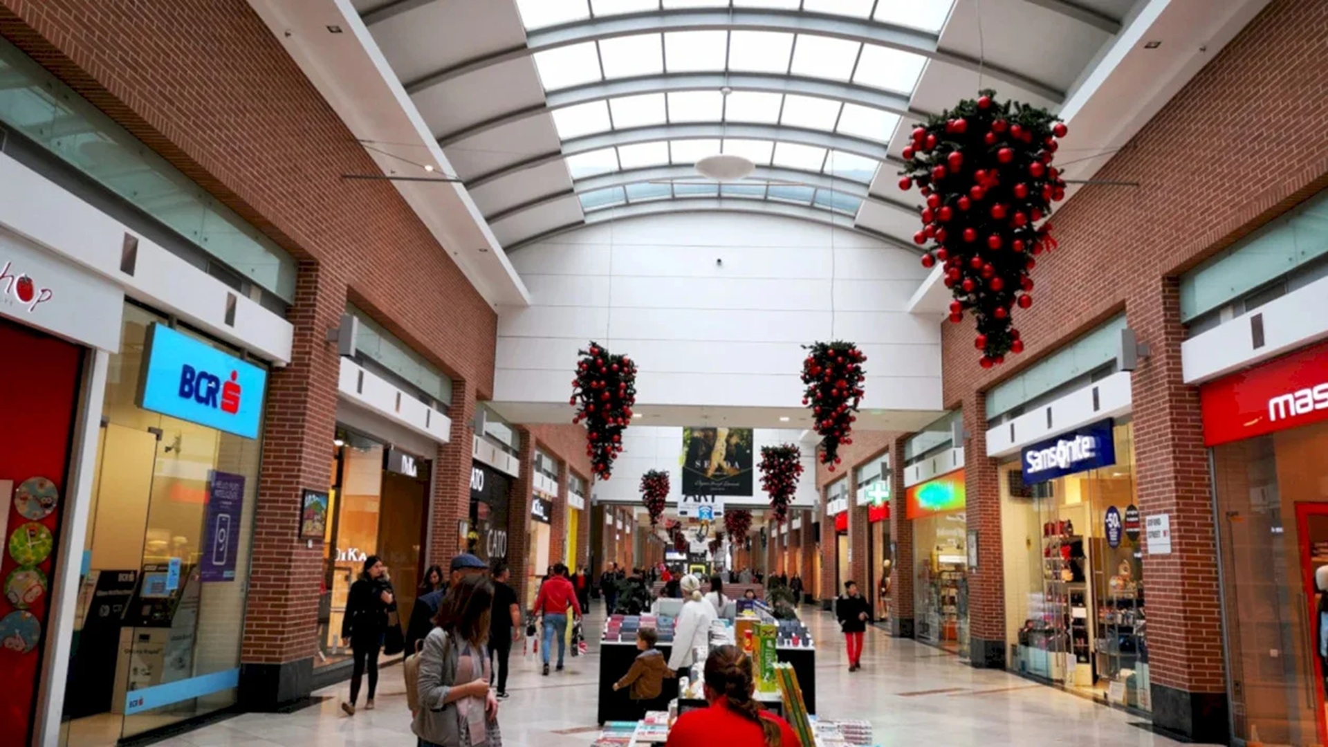 B365 - Revoluție la AFI Cotroceni. Fumatul de țigări electronice și ...